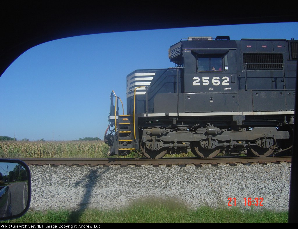 NS 2562